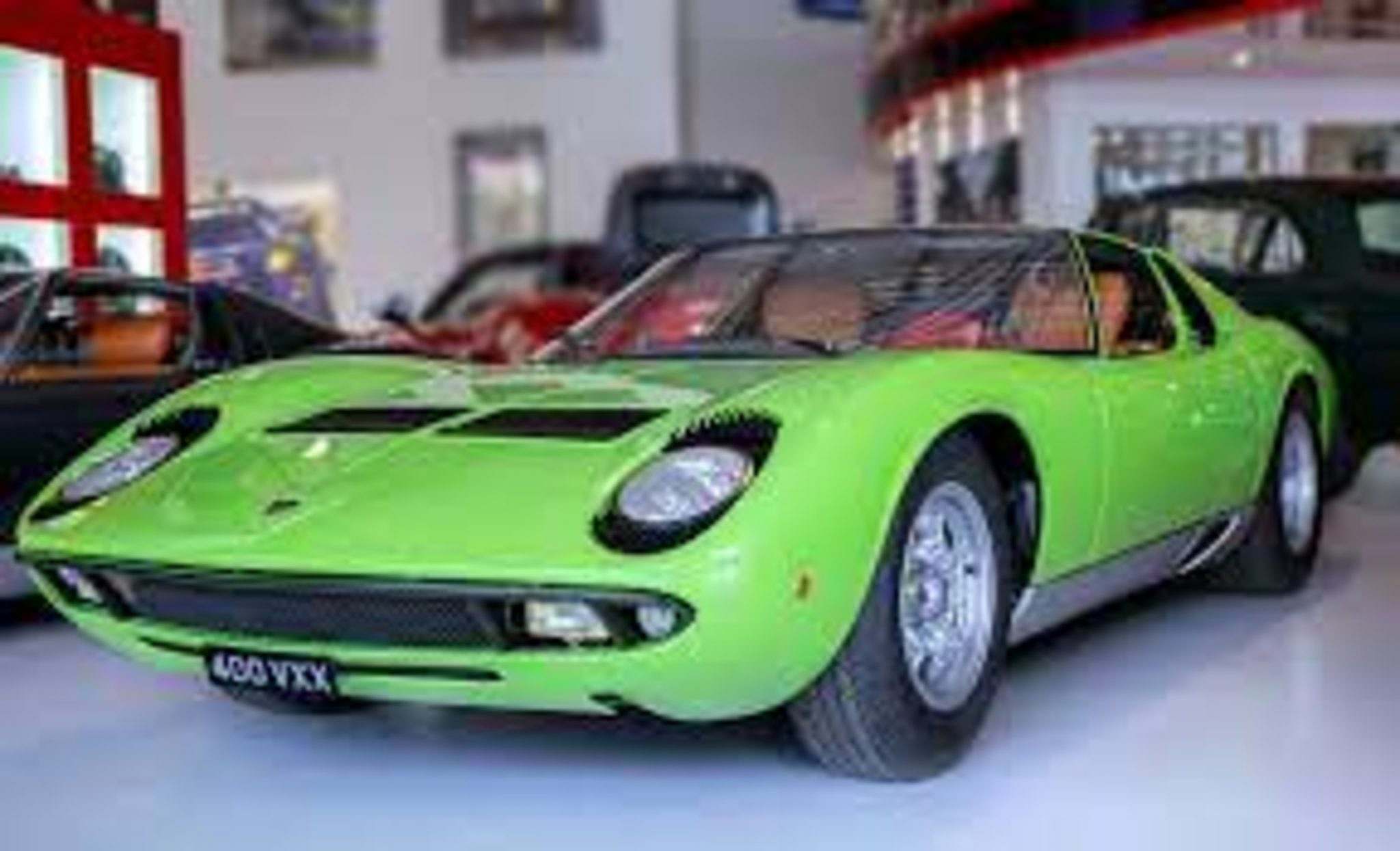 Lamborghini Miura – Where Innovation Meets Performance.